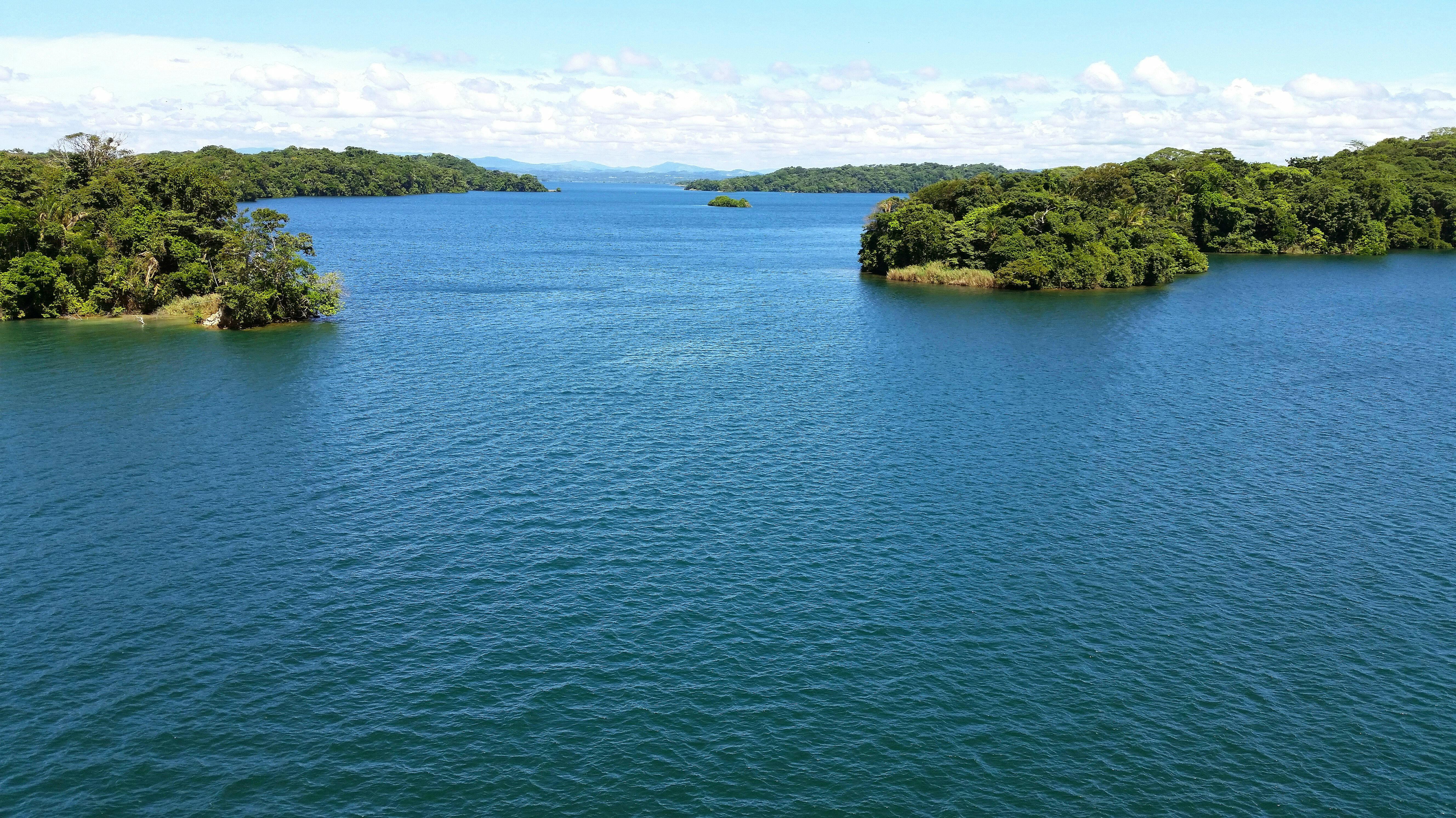 The 10 Most Beautiful Lakes You Can Cruise To