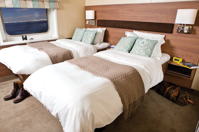 Lindblad Expeditions National Geographic Explorer Cruise: Expert Review ...