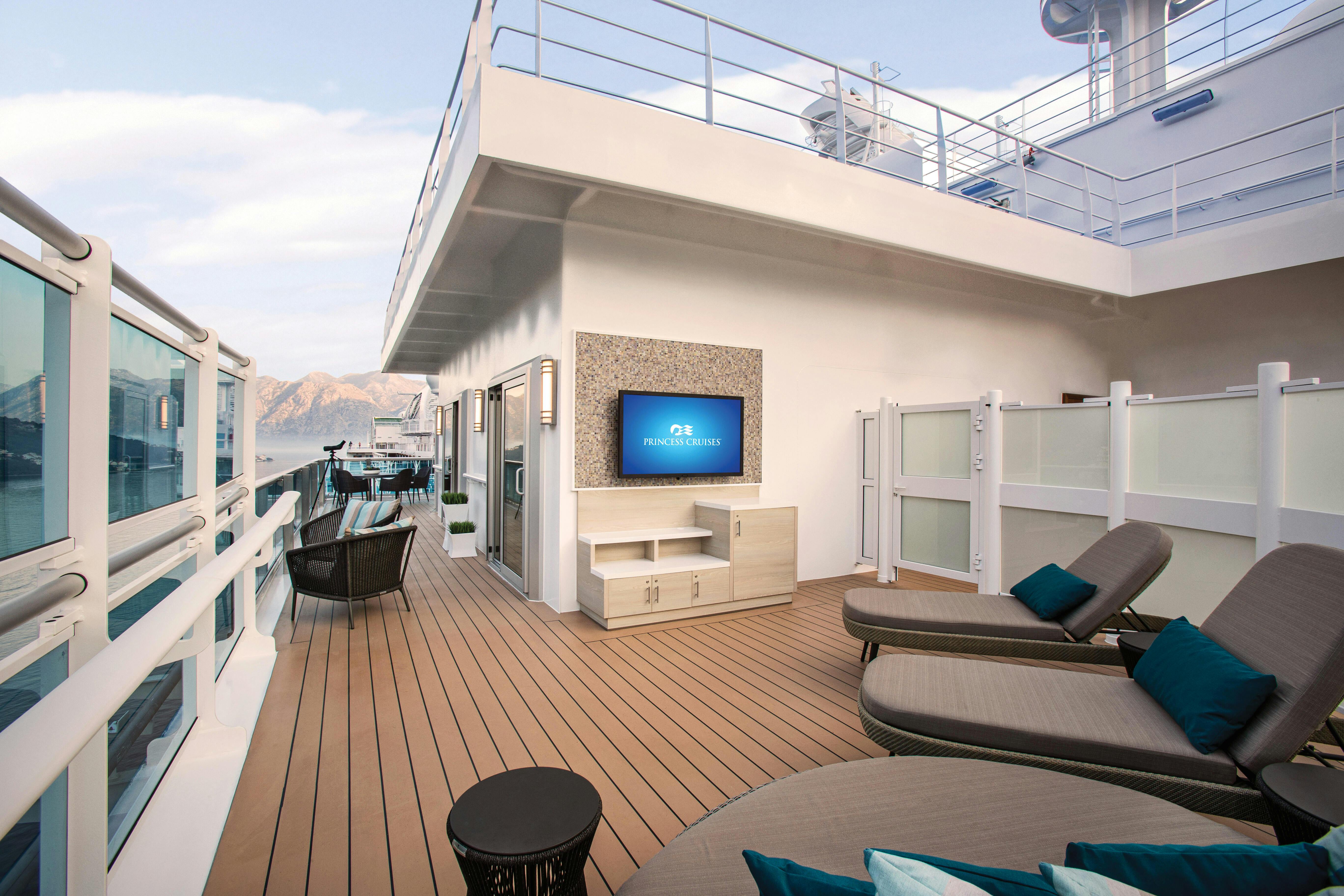 The 9 Best Cruise Ship Suites