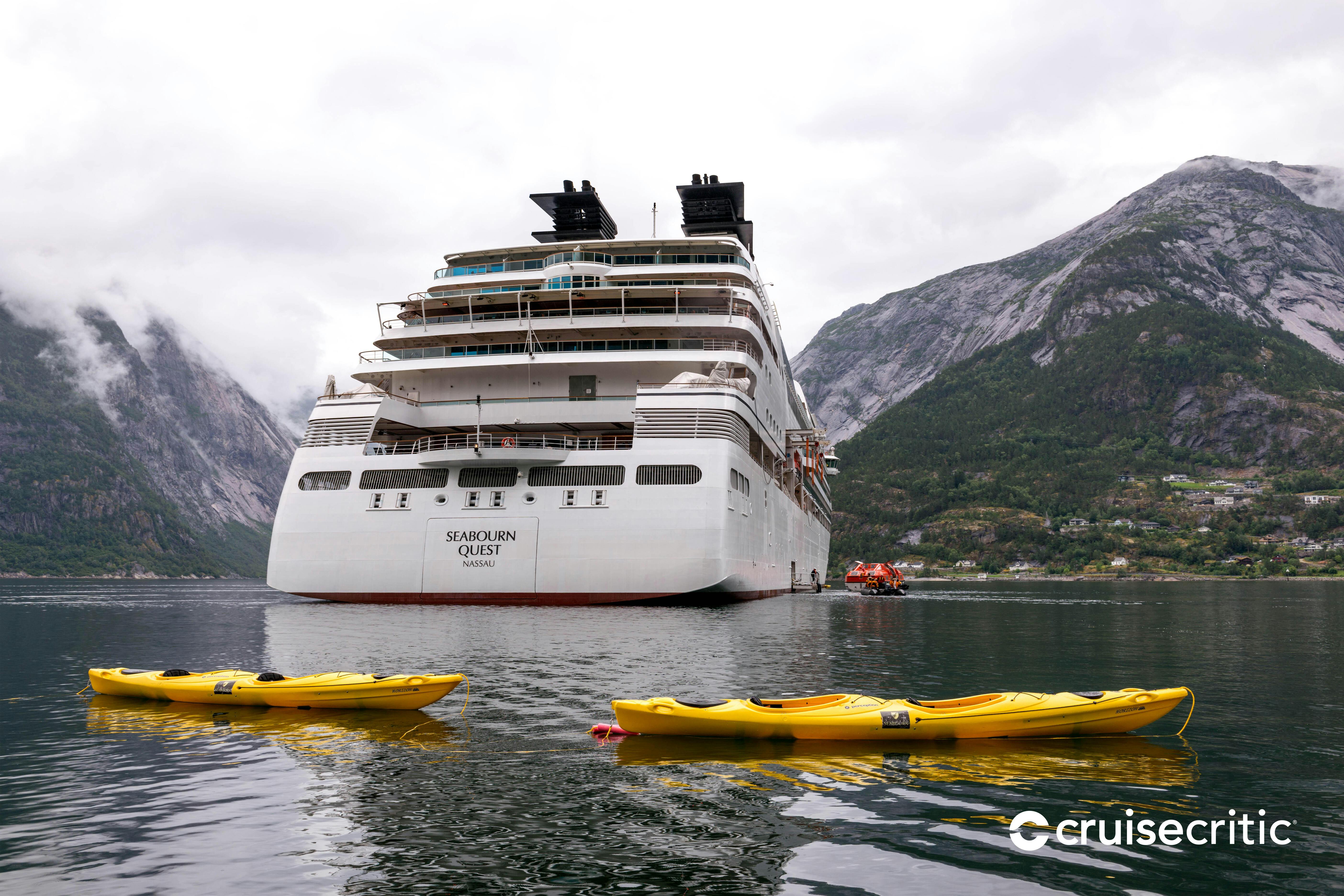 9 Cruise Zoom Backgrounds for Socializing Away from Sea