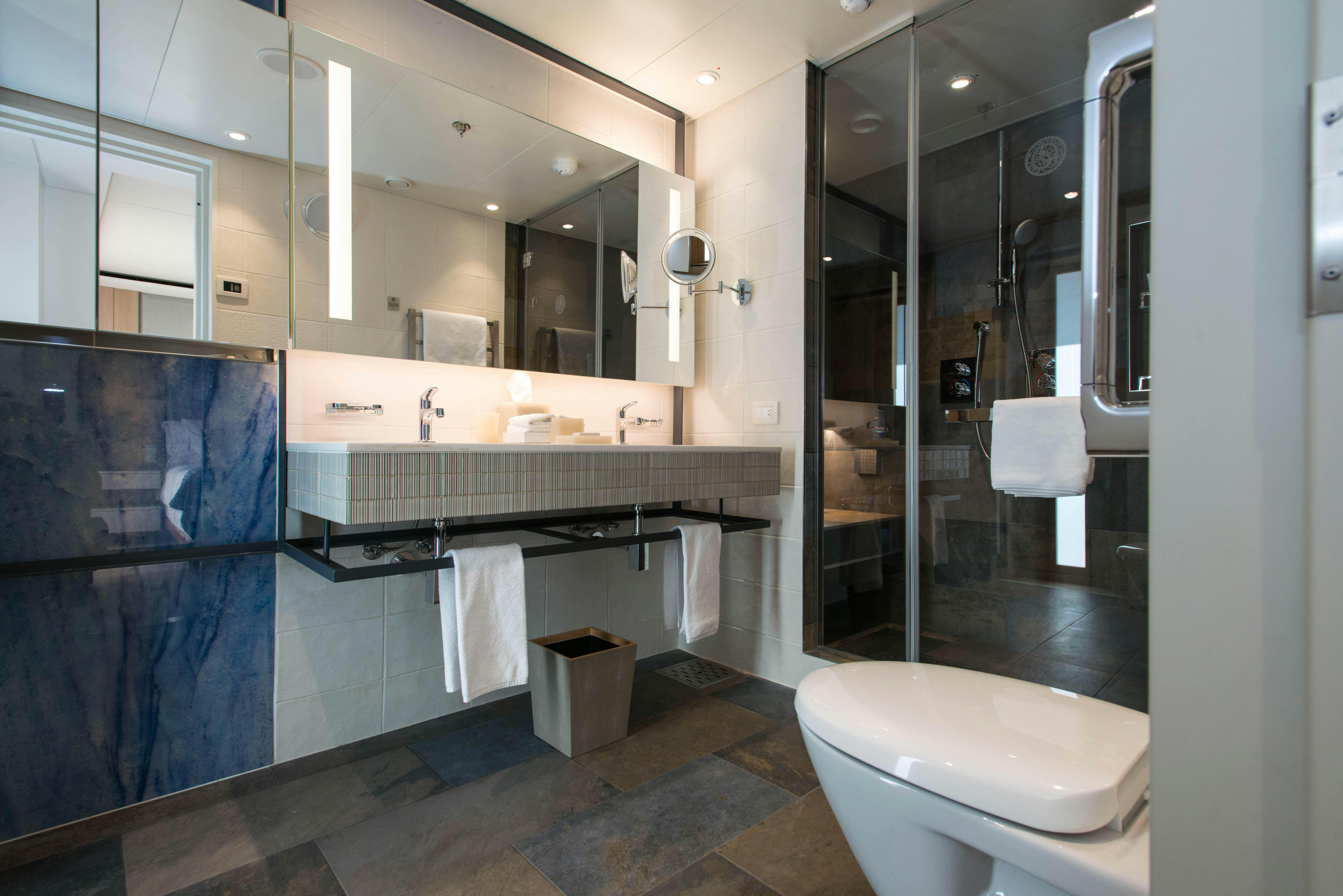 What to Expect on a Cruise: Cruise Bathrooms