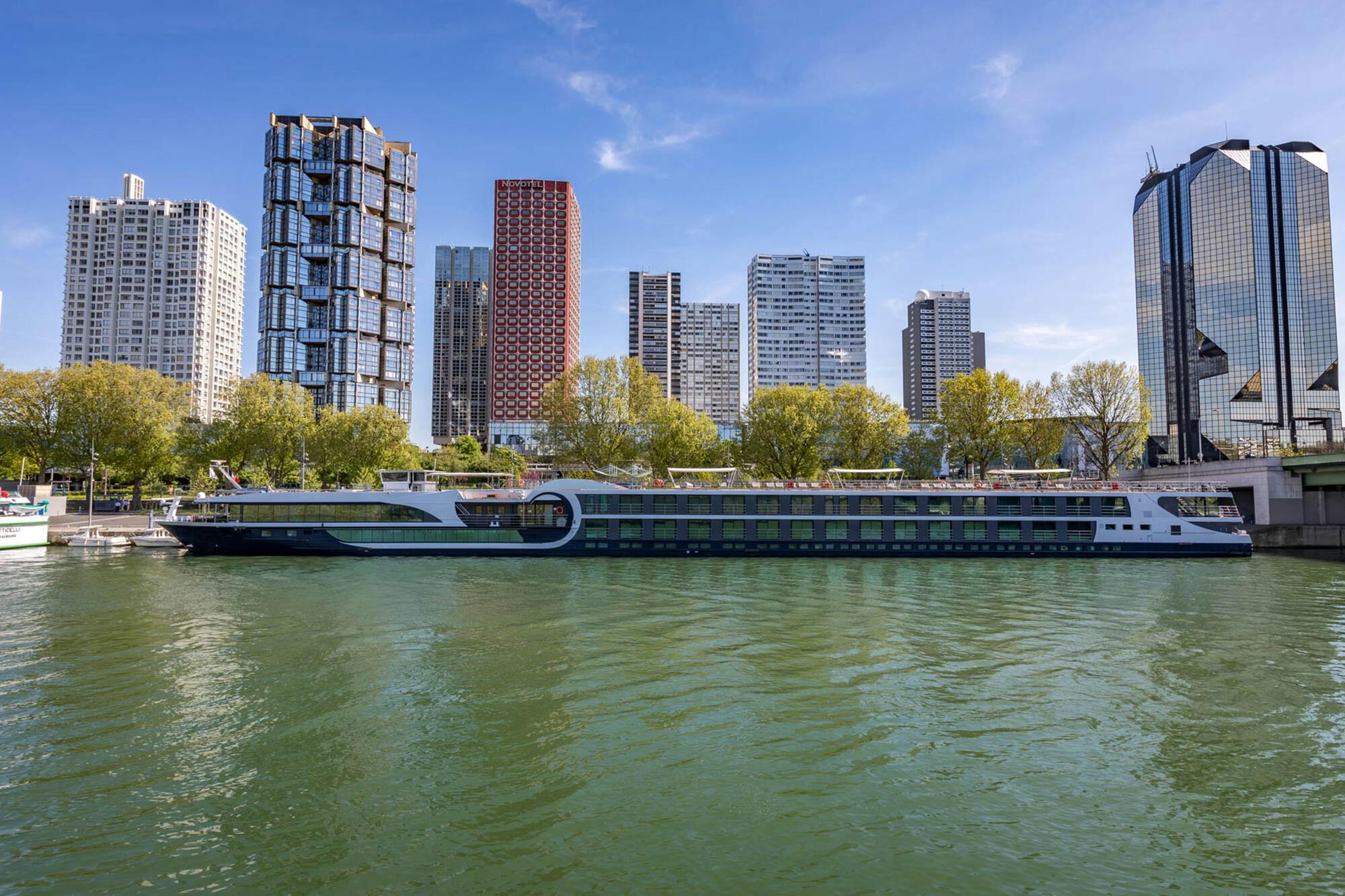 Monarch Princess Cruise: Expert Review (2023)