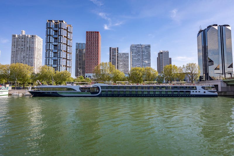 Monarch Princess Cruise: Expert Review (2023)