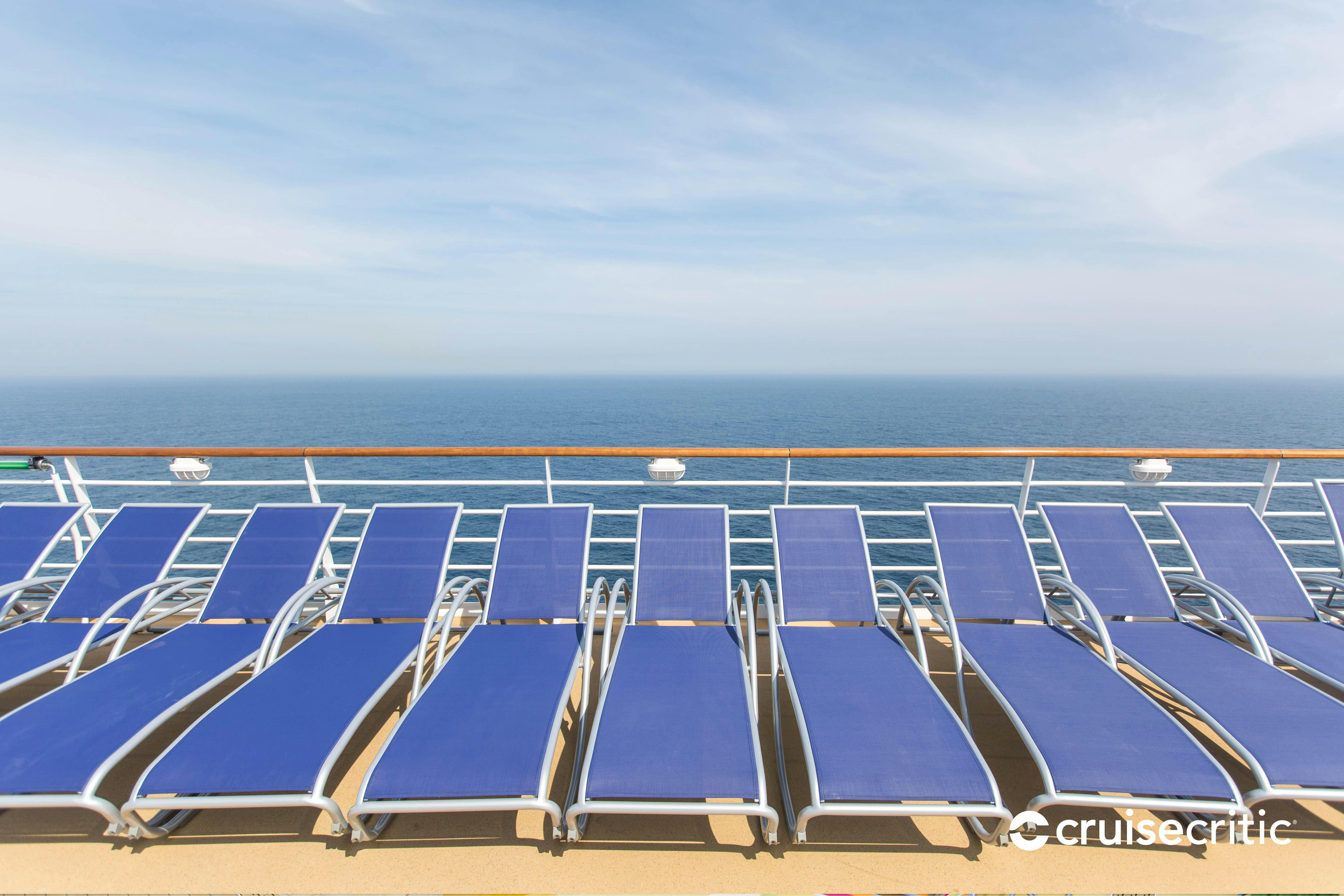 9 Cruise Zoom Backgrounds for Socializing Away from Sea