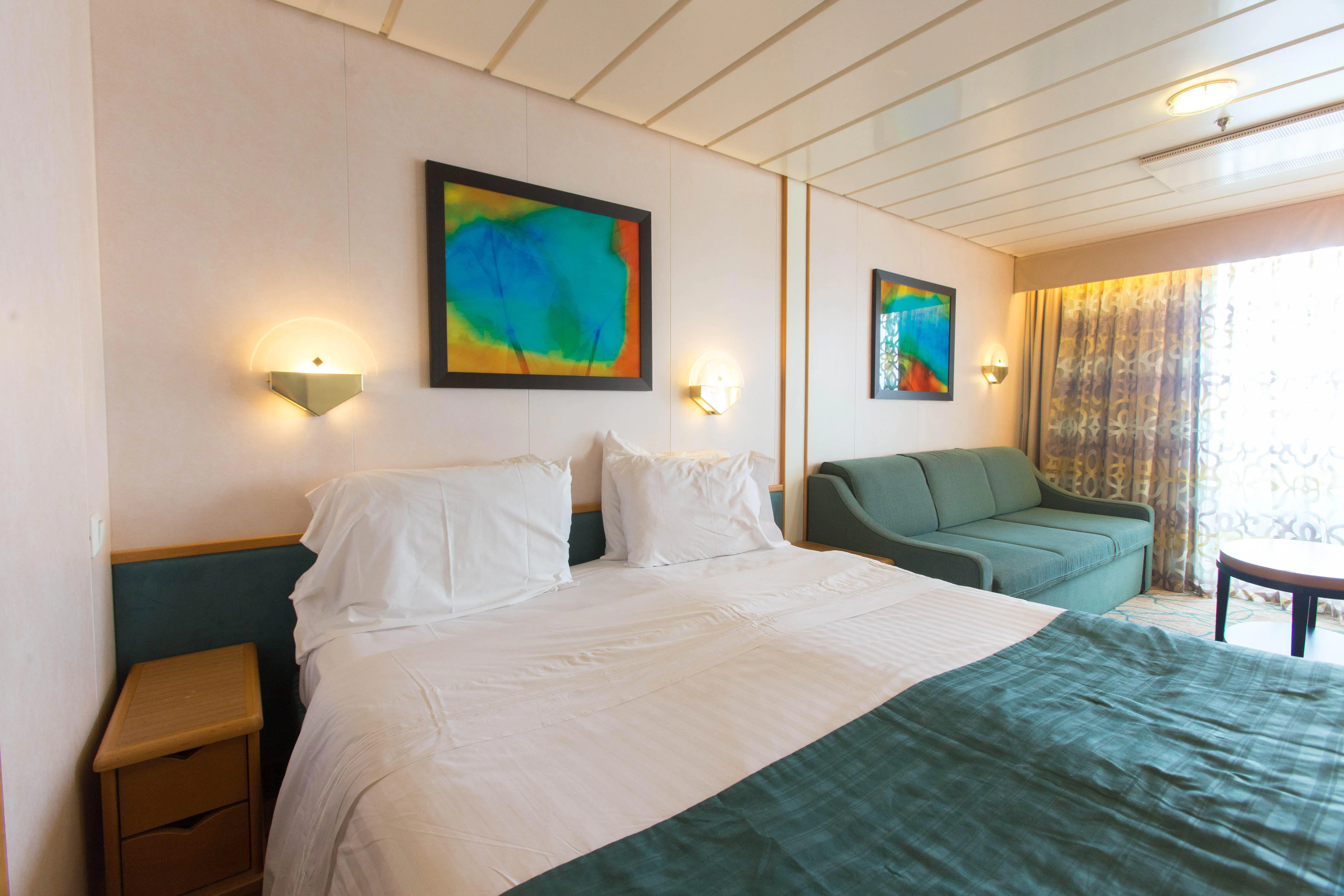 Royal Caribbean Enchantment of the Seas Cruise Ship | Editor's Review