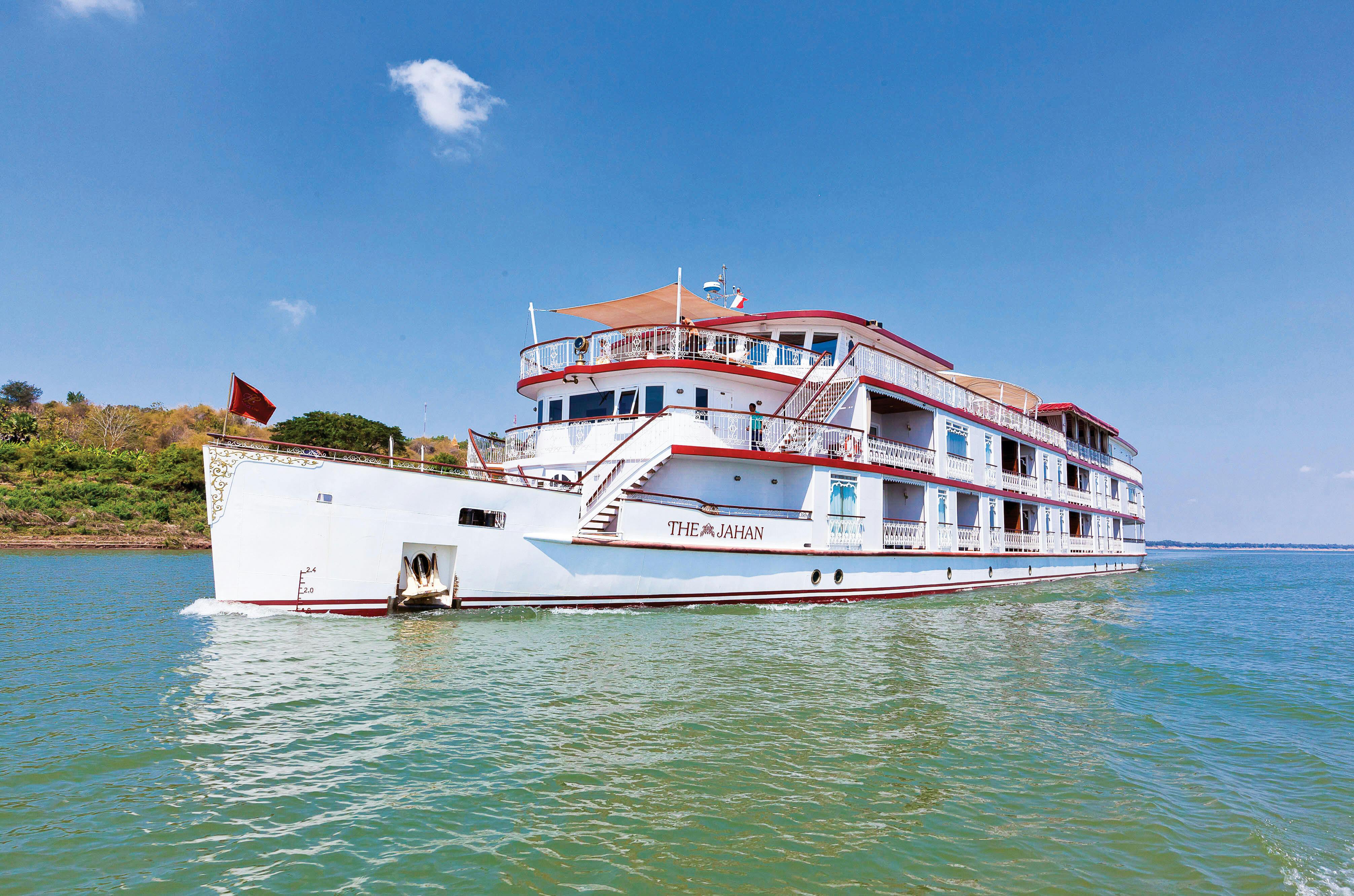 The Jahan (Heritage Line) Cruise: Expert Review (2023)