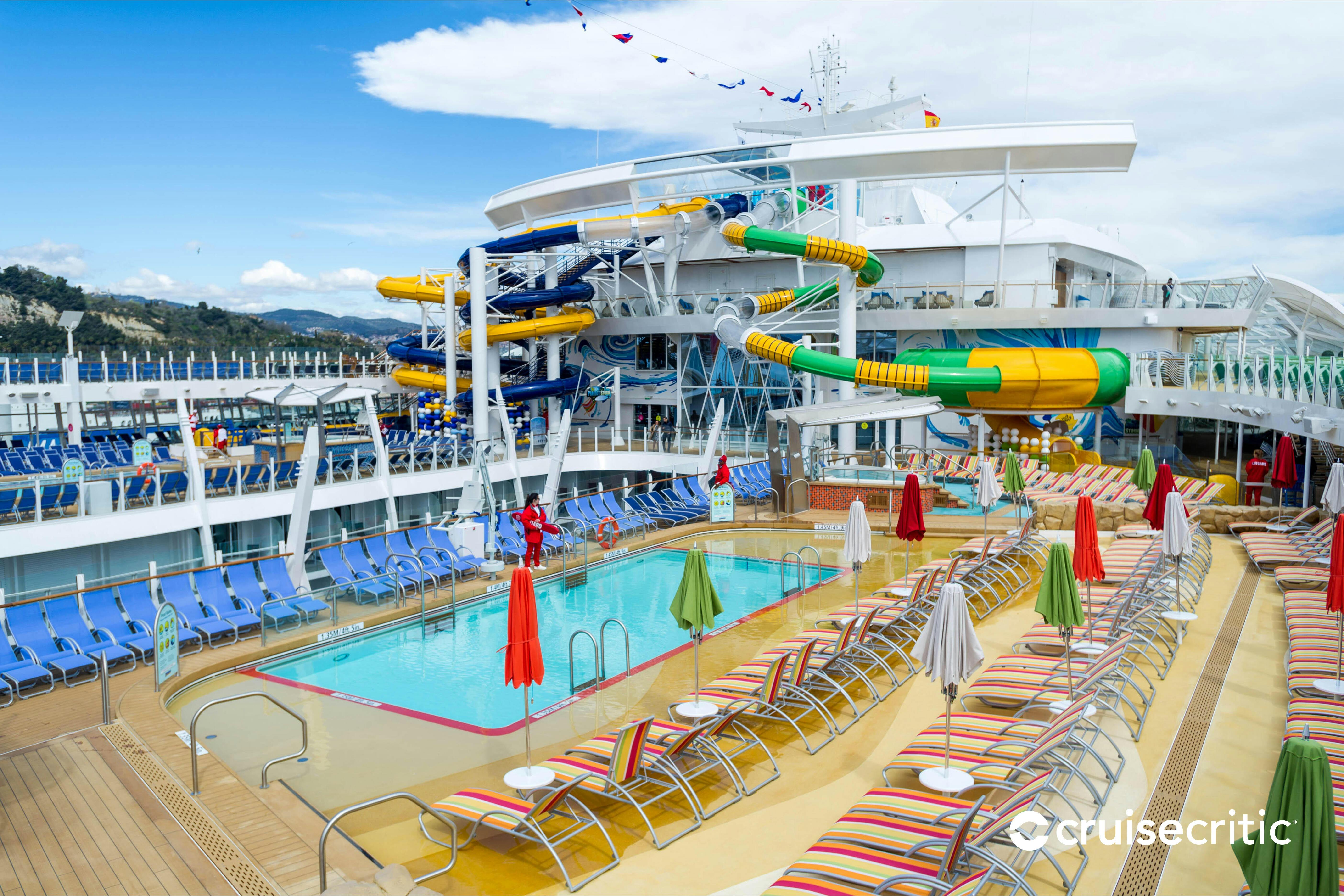 9 Cruise Zoom Backgrounds for Socializing Away from Sea