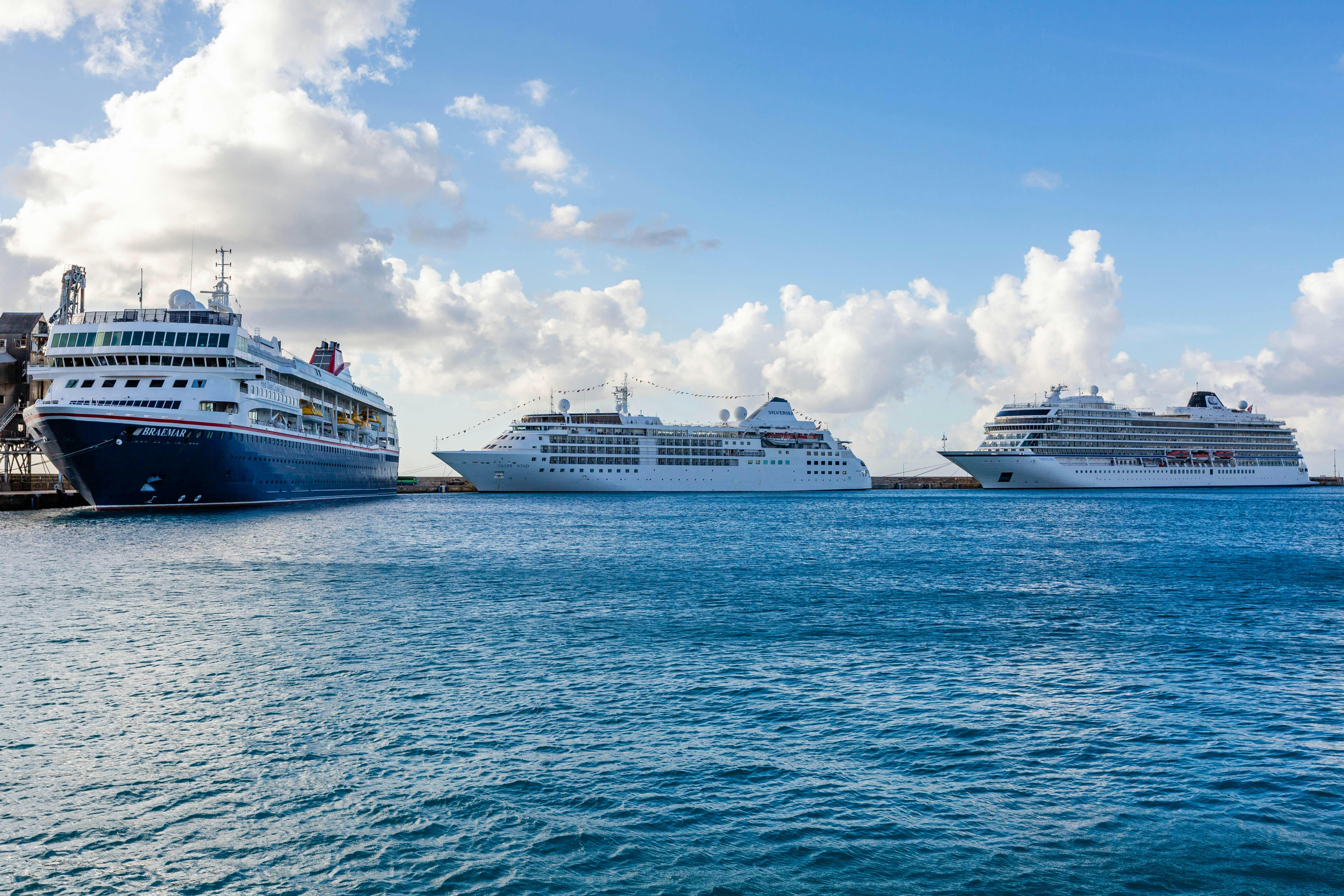 Big Ships vs. Small Ships: the Pros and Cons of Cruise Ship Size