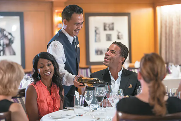 What to Expect on a Luxury Cruise: Cruise Ship Ambiance