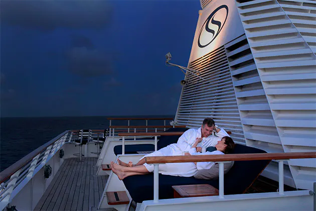 10 Romantic Things to Do on a Couples Cruise
