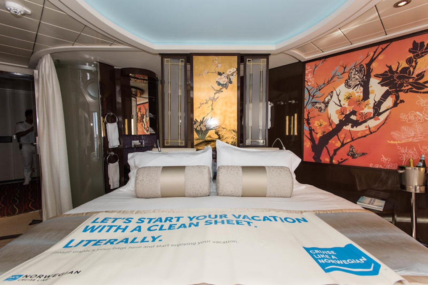 The Haven Courtyard Penthouse Suite on Norwegian Epic Cruise Ship ... The Haven Courtyard Penthouse Suite on Norwegian Epic Cruise Ship ...