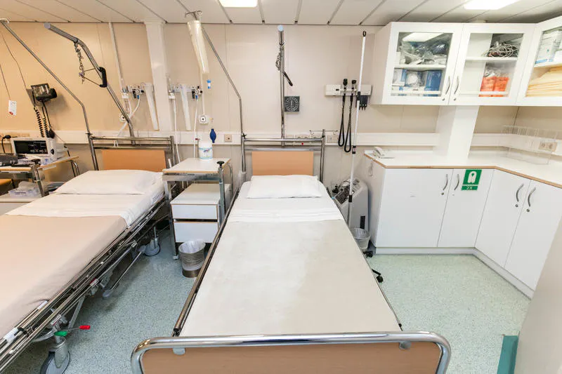 Medical Facility on Royal Caribbean Jewel of the Seas Cruise Ship ...