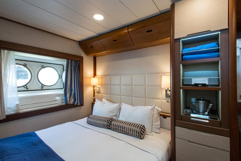 Deluxe Oceanview Cabin (Category BX) on Windstar Wind Star Ship ...