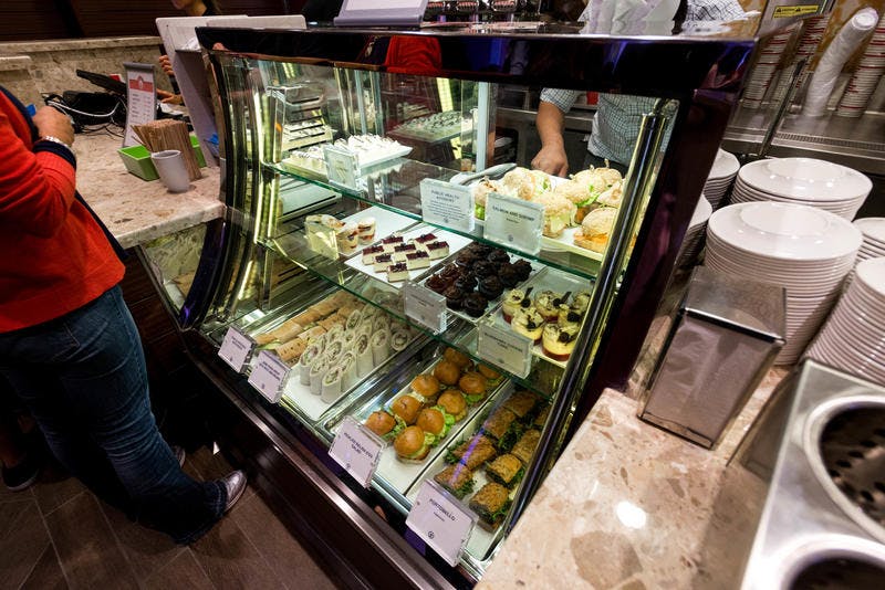 Cafe Promenade on Royal Caribbean Symphony of the Seas Cruise Ship ...