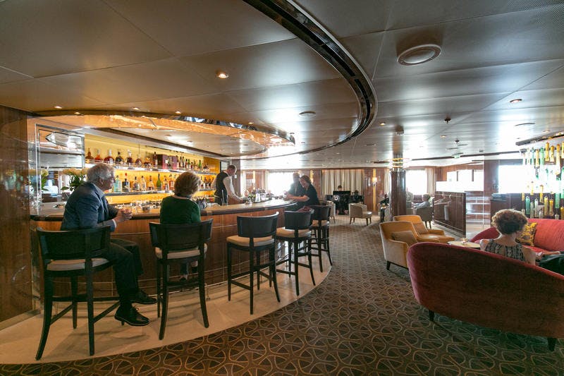 Club Bar on Seabourn Ovation Cruise Ship - Cruise Critic