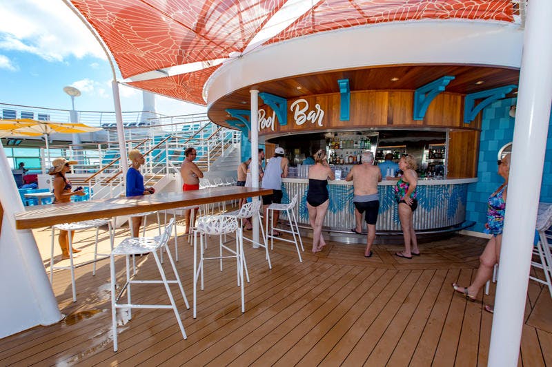 Pool Bar on Royal Caribbean Mariner of the Seas Cruise Ship - Cruise Critic