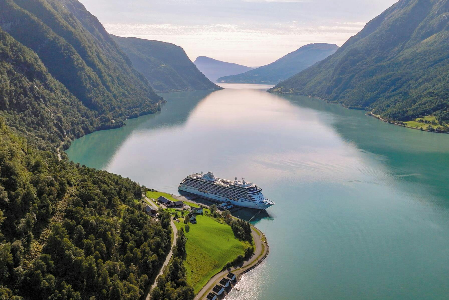 Best Norwegian (NCL) Cruises from New York 2025-2027