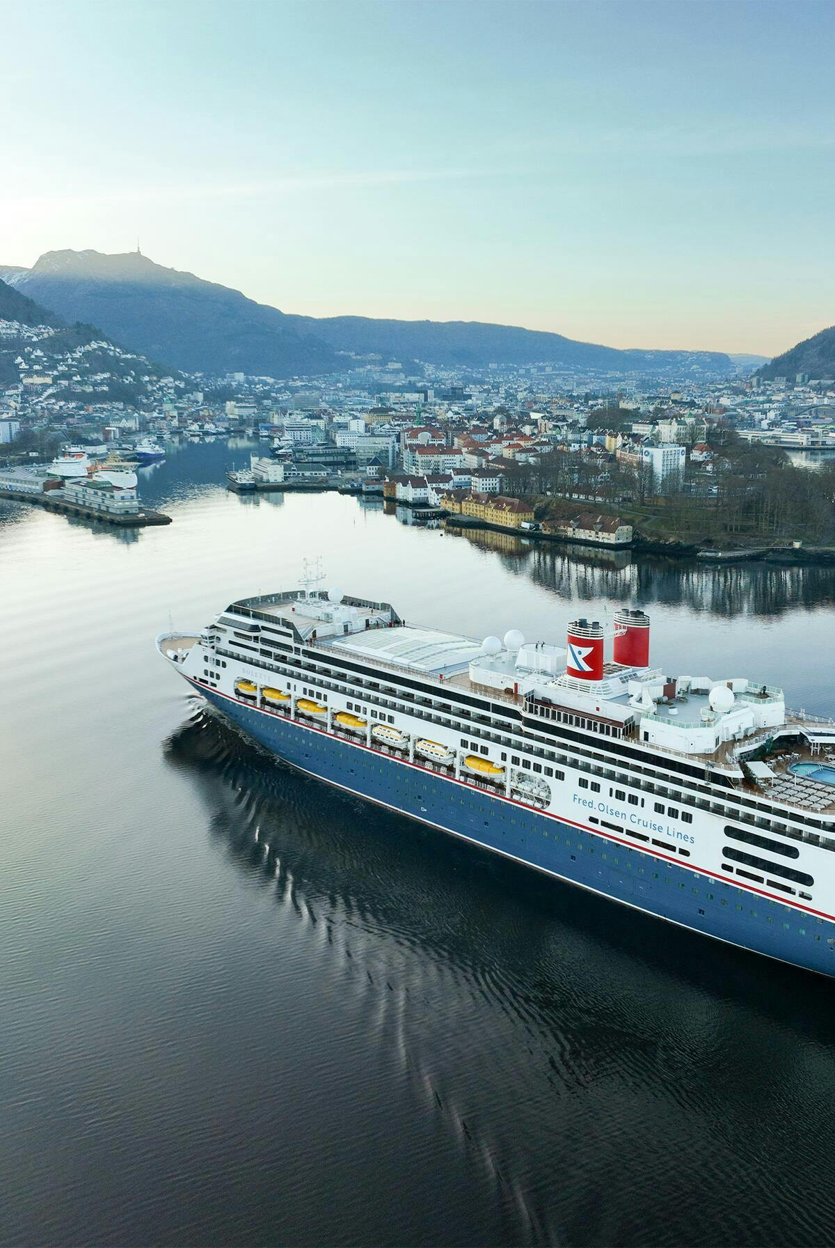 Best Scenic Ikon Cruises to Marina di Carrara 2026-2028