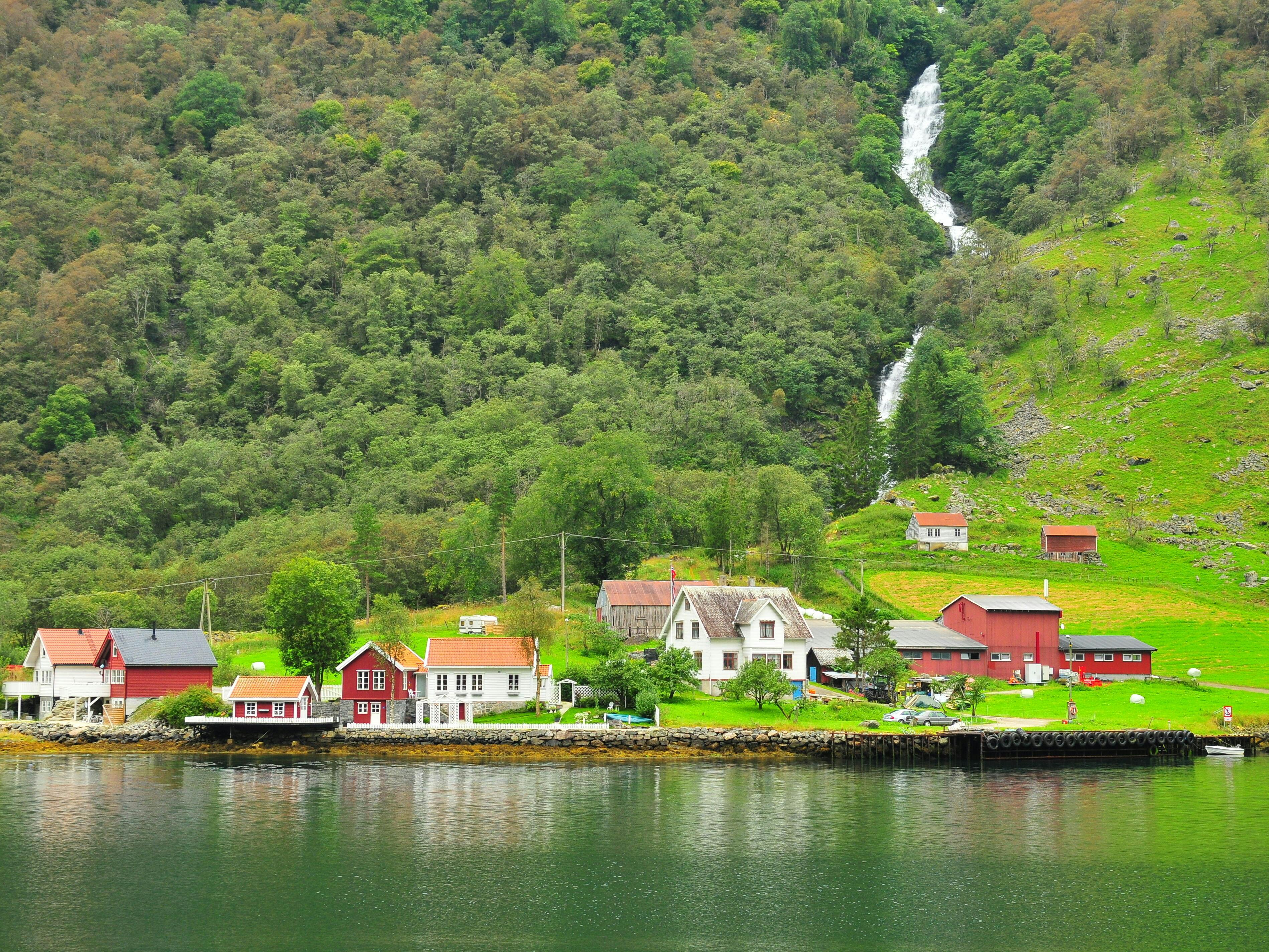 12 BEST Flam Shore Excursions: Things to Do, Cruise Day Tour & Reviews ...