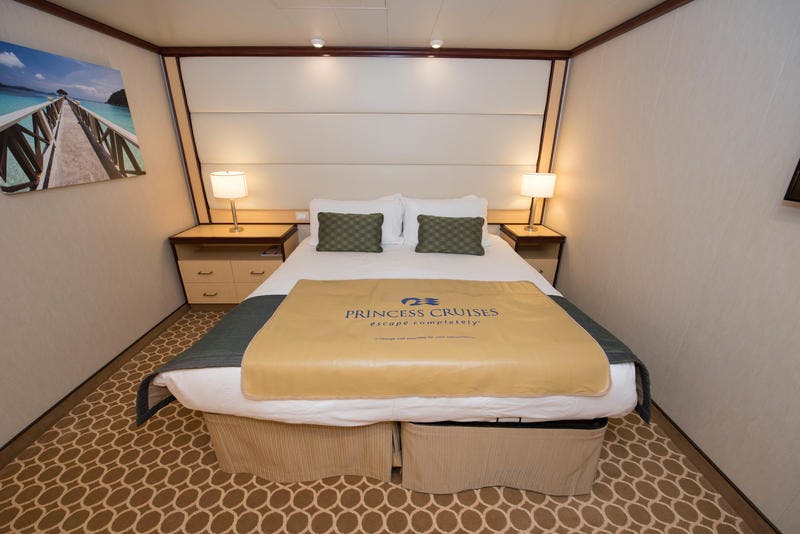 Wheelchair Accessible Interior Cabin on Regal Princess Cruise Ship ...