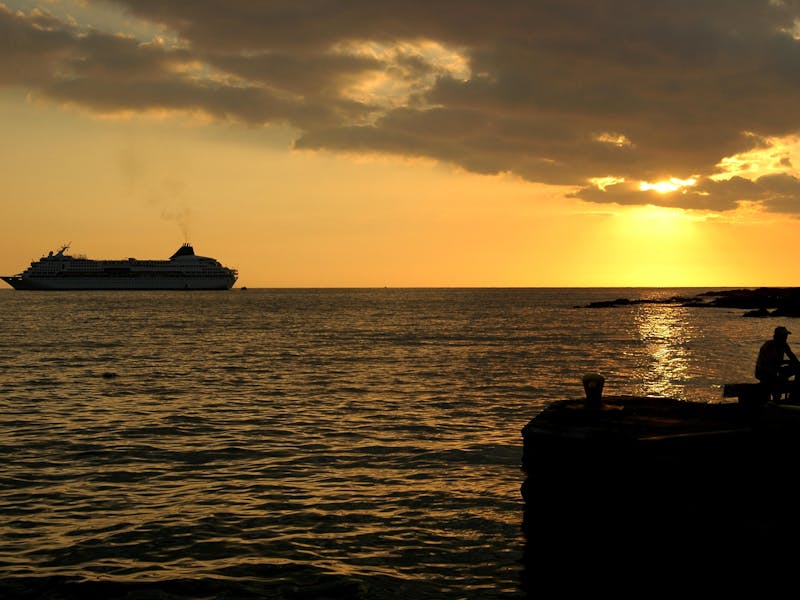 11 Ways To Get Booted Off A Ship Cruises