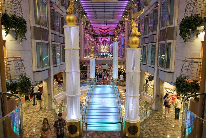 Royal Promenade on Royal Caribbean Freedom of the Seas Cruise Ship ...