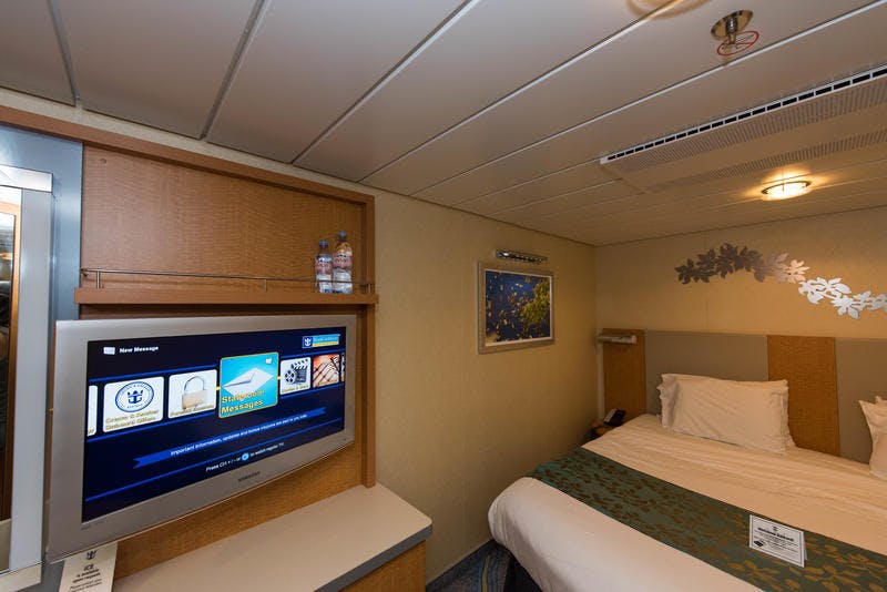 Interior Cabin on Royal Caribbean Oasis of the Seas Cruise Ship ...