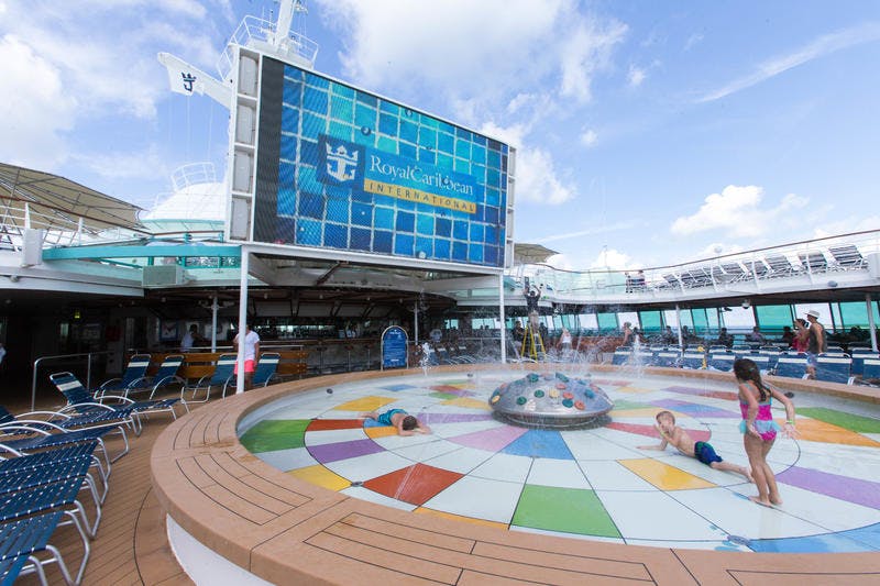 Kids' Splash Pool on Royal Caribbean Enchantment of the Seas Ship ...