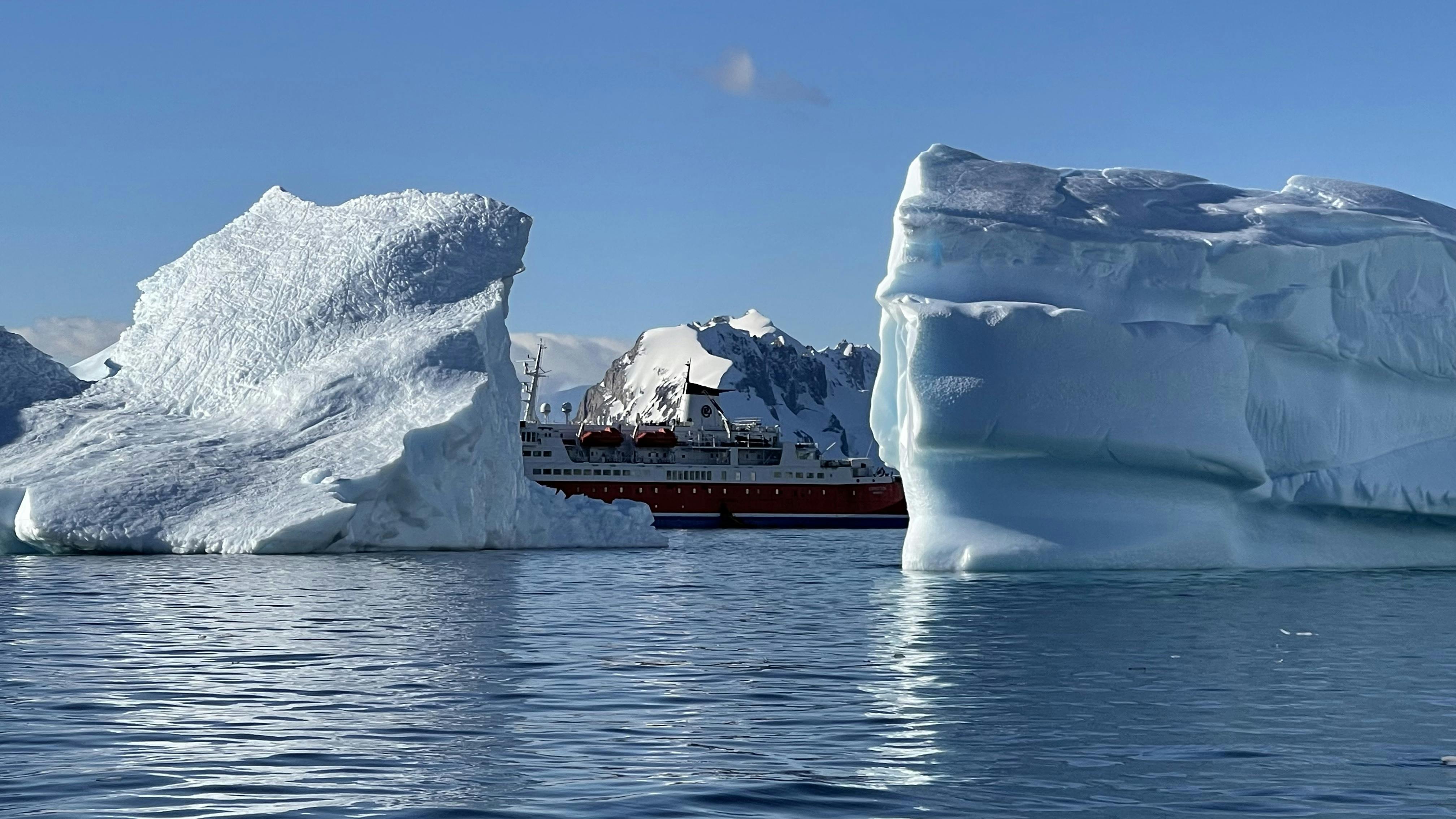 G Adventures Antarctica Cruise Reviews (2024 UPDATED): Ratings of G ...