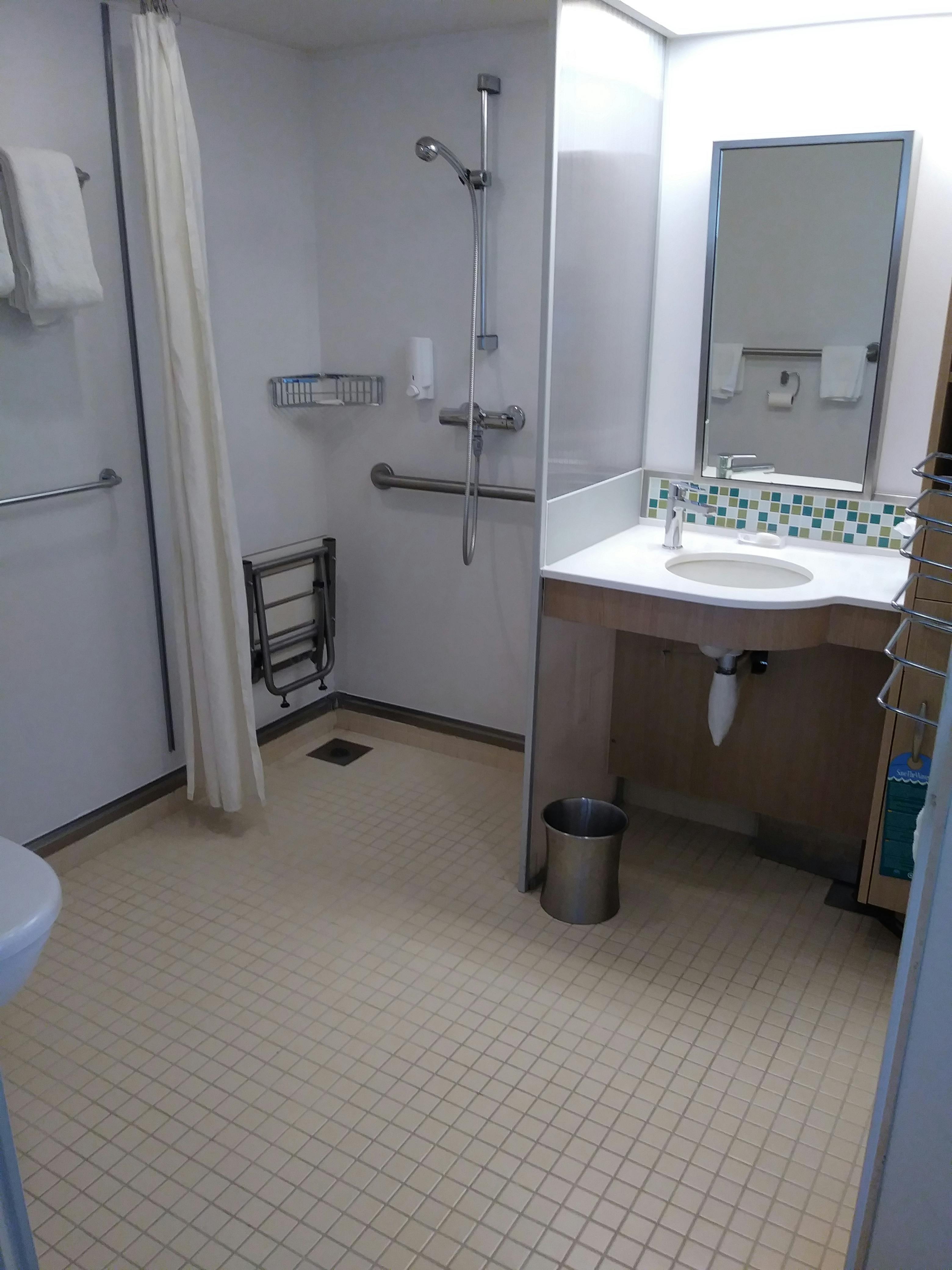 Royal Caribbean Vision of the Seas Cruise Itinerary to Southern ...