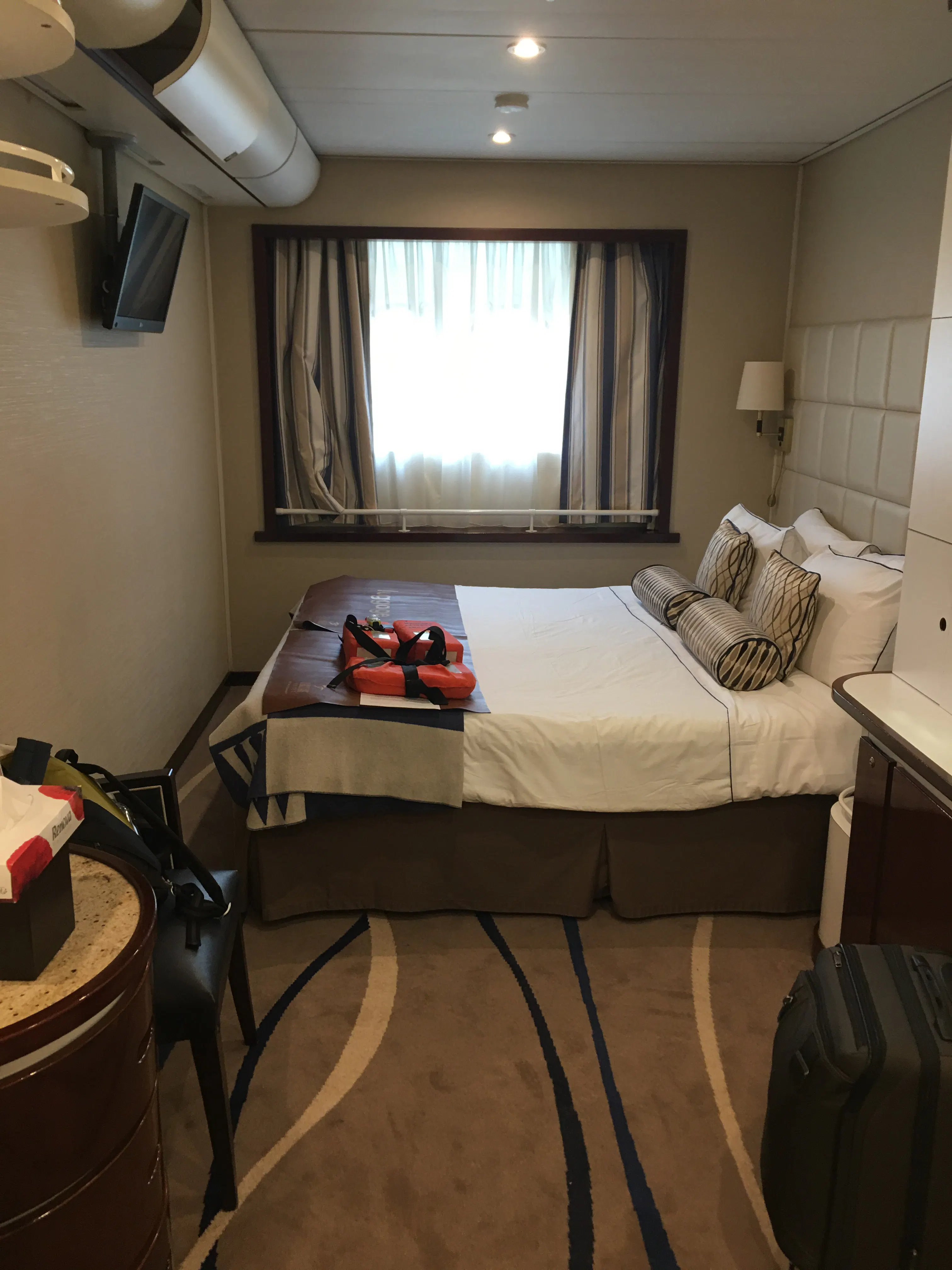 Windstar Wind Surf Cruise Reviews (2022 UPDATED): Ratings of Windstar ...